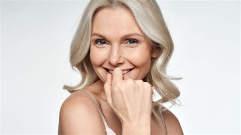 13 Reasons Some Men Prefer Dating Older Women