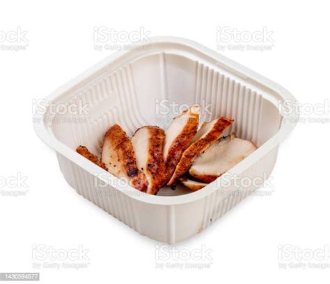 구운 닭 가슴살을 조각으로 자른다 플라스틱 용기에 갈 음식 밝은 배경에 가금류에 대한 스톡 사진 및 기타 이미지 가금류 건강한 생활방식 건강한 식생활 Istock