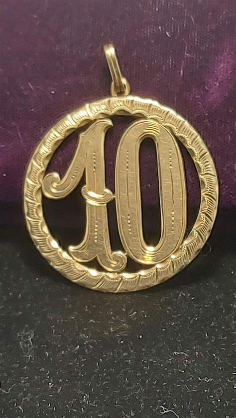14k Solid Gold 10 Ten Numeral Old Font Pendant Hea Gem