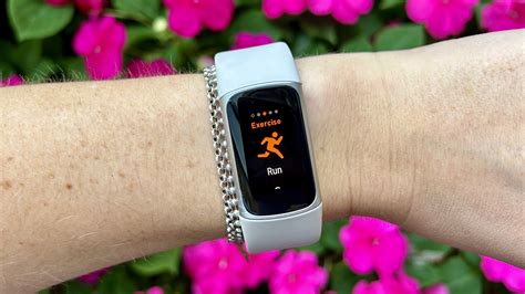 Fitbit Charge 6 Vs Fitbit Versa 4 Which Fitness Tracker Is Right For