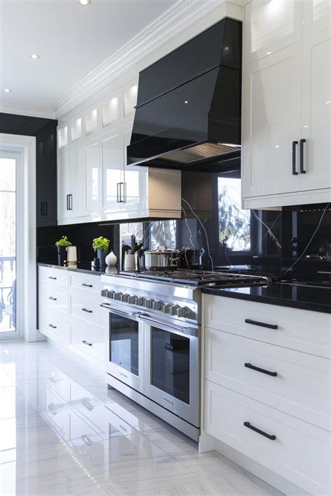 30 Stunning White Cabinets With Black Hardware Ideas Modern Kitchen Design Minimal Kitchen