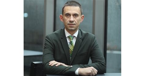 Д р Александър Христов Редно е пиарите да обявяват кога използват изкуствен интелект