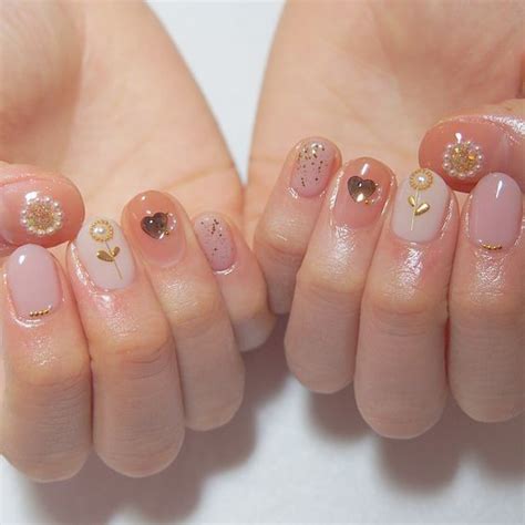 25 ไอเดียเพ้นท์เล็บเจล ของสาวเล็บสั้น สวย น่ารัก ละมุน สไตล์สาวญี่ปุ่น เล็บเจล เล็บสีทอง