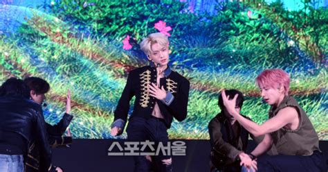 [포토] 투바투 수빈 매력 넘치는 금발