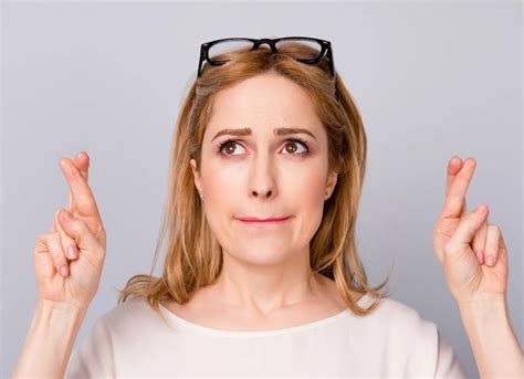 Мать узнала что дочь много зарабатывает и требует помощи Иначе зять узнает сколько у тебя