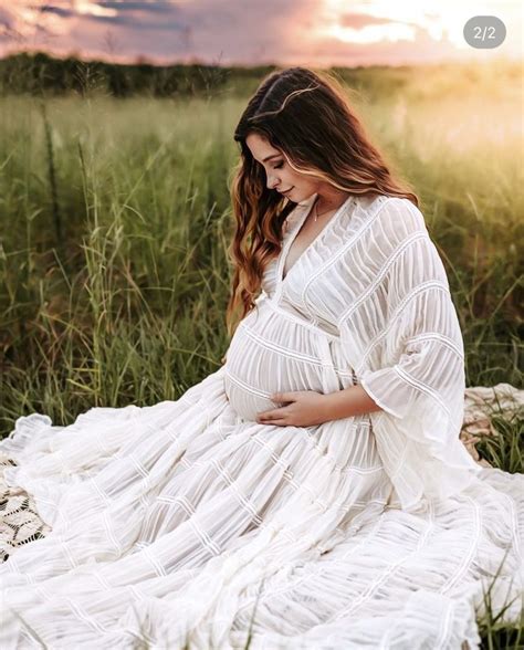 Pin By Hannah Cotton On Maternity Photoshoot Maternity Photo Outfits Outdoor Maternity