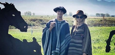 Σωκράτης Κόκκαλης Με τη μητέρα του Έλενα Σκουλά στο Μάτσου Πίτσου