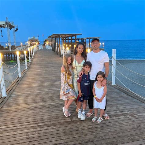 Formula • ფორმულა 📉 ვიდრე რუსეთი უკრაინას ესხმის თავს რუსული კომპანიების აქციებზე ფასი