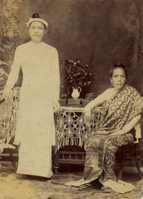 စာတော်ဖတ်မင်း မောင်မောင်ကြွယ်နှင့် ဇနီး သုသီရိဂန္ဓာ ဘွဲ့ခံ ယင်းမာချောင်း ခင်လေးကြီး Vintage