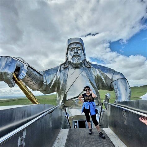 Emegteichuud Mn НАМХАН ОХИД ЯАГААД ОНЦГОЙ БАЙДАГ ВЭ Хэрвээ эмэгтэй та 150 155 см хүртэлх