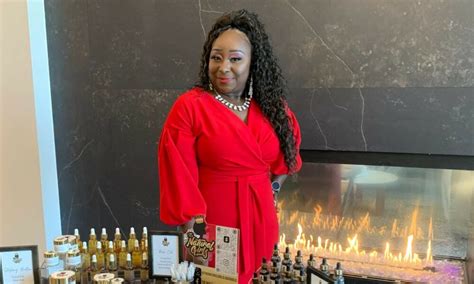 Hidden Gems Meet Lashundra Smith Of The Natural Girls Liquid Gold Voyage Houston Magazine