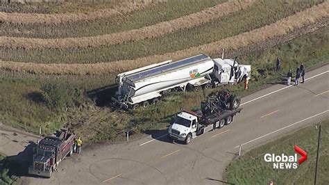 Man Suffers Serious Injuries In Collision Between Semi And Tractor Globalnews Ca