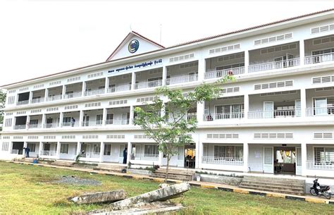 សិស្សជិត២០នាក់នៅវិទ្យា័យហ៊ុនសែនប្រម៉ោយ ដួលសន្លប់ដោយសារបញ្ហាសុខភាព