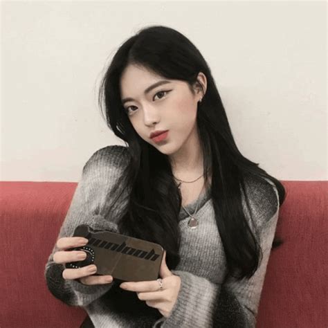 당일출고 누적 1만장 그라데이션 무채색 크롭니트 아방핏 브이넥 크롭 니트 에이블리