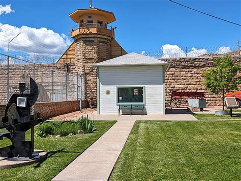 The Underrated Small Town In Colorado Where Locals Go When They Want Total Relaxation