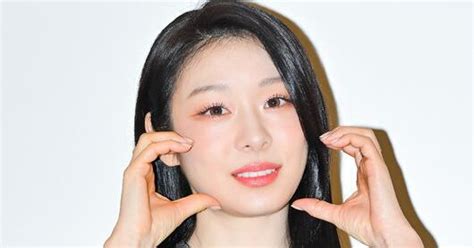 [사진]김연아 우아한 볼하트