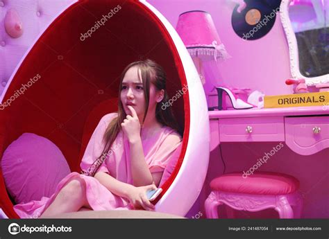 Year Old Jiajia Founder Ceo Powerful Technology Listens Question Interview — Stock Editorial