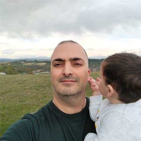 შალვა ჩუგუნაძე ესენი თავისუფლად აგრძელებენ ცხოვრებას ამ Facebook