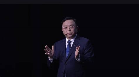 비야디 초고속 전기차 충전 플랫폼 공개 “5분 충전하면 400㎞”