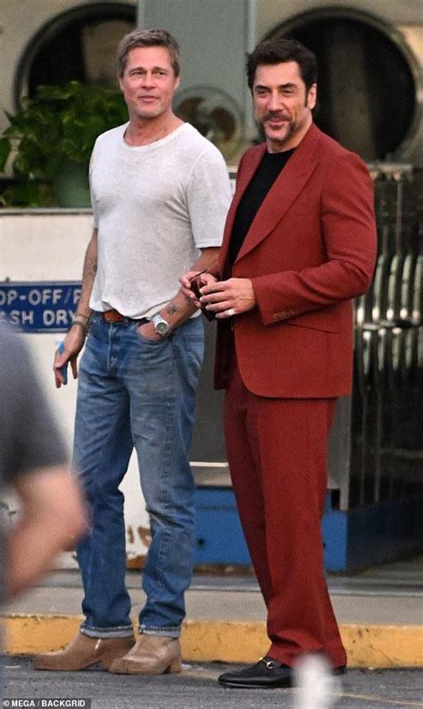 Pin By Liz Sanchez On Favorite Actors Brad Pitt Javier Bardem Movies Outfit