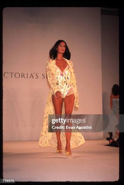 76 Victoria Secret Fashion Show 1996 Photos And High Res Pictures Getty