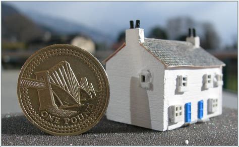 Nun Hat Das Nackte Haus Zur Freude Der Bewohner Und Einiger Bb