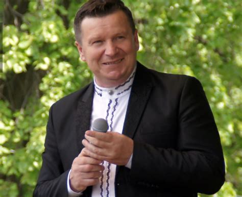 În Pragul Primăverii Solistul Aurel Tămaș Lansează O Piesă De Iubire