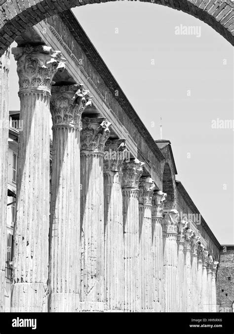 Columns Europe Classical Style Of Construction Architecture Architectural Stock Photo Alamy