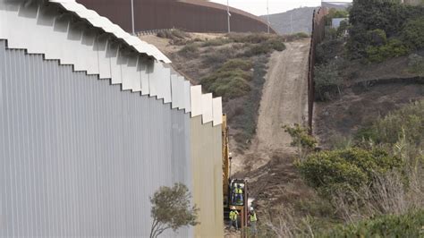 Immigration Clampdown Us Military To Send More Troops To Mexico Border
