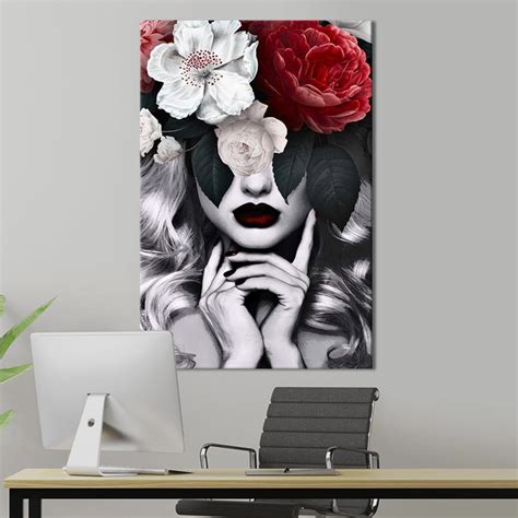 Подарунковий постер картина в офіс Дівчина з червоними губами та прекрасними квітами на голові
