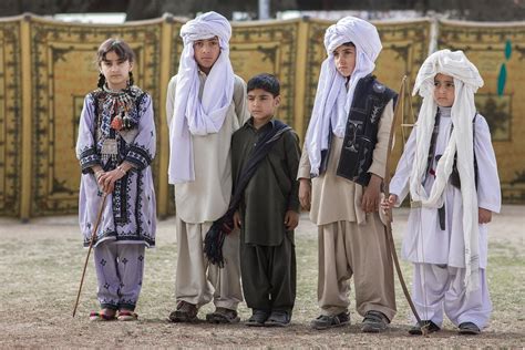 فائزین وقتی که أم أیمن دو صحابی جلیل القدر را به گریه انداخت بر اثر برکات و انوار وجود مبارک