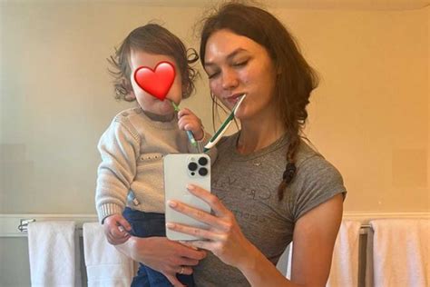 Nasce Segundo Filho Da Modelo Karlie Kloss