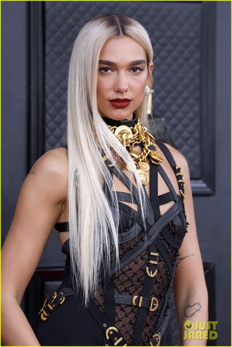 Dua Lipa Is Dripping In Gold Chains At Grammys 2022 Photo 4738591