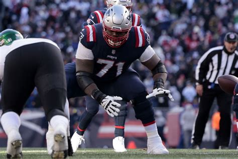 Patriots Have Fascinating Decision To Make With Michael Onwenu Back