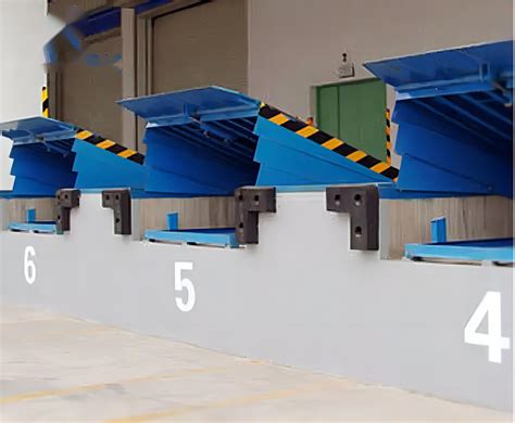 Warehouse Mobile Dock Yard Truck Loading Hydraulic Stationary Truck Container Dock Ramp Leveler