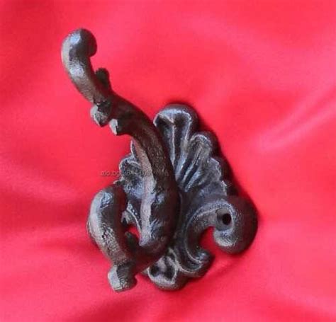 Чугунена закачалка ”Рустик” Аксесоари София Класически стилна и масивна чугунена закач