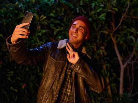 The TCL 40 X 5G Offers Excellent Multitasking Capabilities