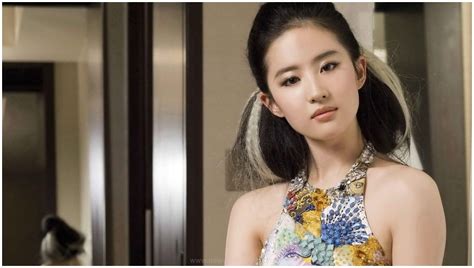 Liu Yi Fei Wallpaper 2011
