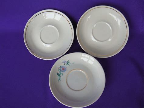 Блюдца кофейные фарфоровые и тарелка керамика времен СССР 30 грн Посуда кухонная утварь