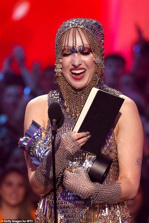 Katy Perry Outrages Fans As She Simulates Lesbian Sex Act At Mtv Vmas During Night Of Shock