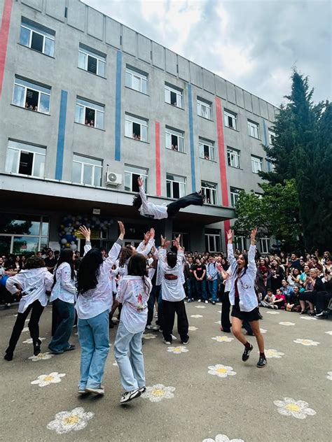 ჟიული შარტავას სახელობის ქალაქ რუსთავის N4 საჯარო სკოლა ოფიციალური გვერდი