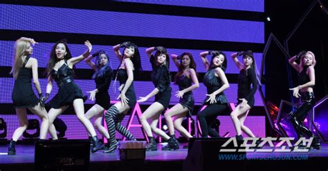 [포토] 5개월 만에 여전사로 컴백한 트와이스