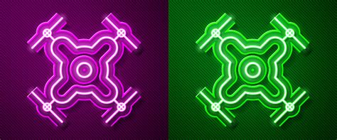 보라색과 녹색 배경에 격리 빛나는 네온 라인 무인 항공기 비행 아이콘 비디오 및 사진 카메라 기호쿼드로 콥터 벡터 일러스트레이션 Multicopter에 대한 스톡 벡터 아트