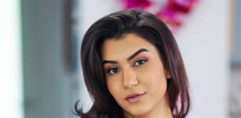 Roxie Sinner Biography Wiki Age Height Career Photos More