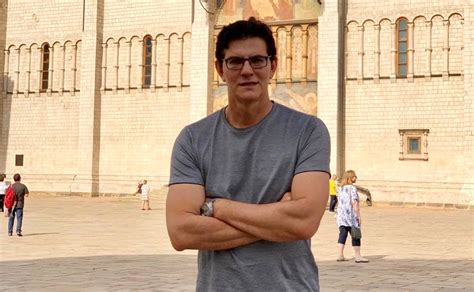 Padre Reginaldo Manzotti Tem Alta Após Internamento às Pressas