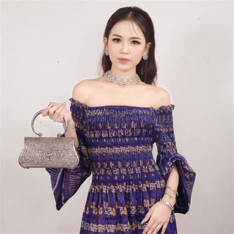 កែវ ចន្ទមរកត Facebook