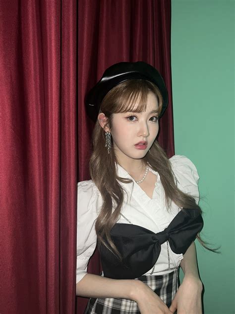 Stayc 스테이씨 On Twitter 🐩💬 이리봐도 저리봐도 스윗 생각을 멈출 수 없군🤔♥️ Stayc 스테이씨 Sieun 시은