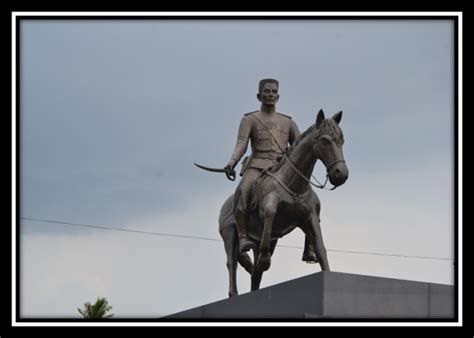 Elements Aguinaldo Statue Calabarbabes