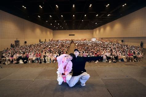 นุนิว ชวรินทร์ ฉลองวันเกิดสุดยิ่งใหญ่ แฟนคลับเซอร์ไพรส์เปย์ช่อเงิน