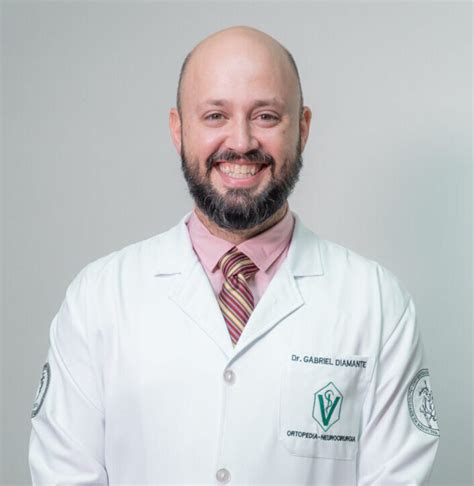 Dr Gabriel Diamante Insignare Vet Cursos Especializados